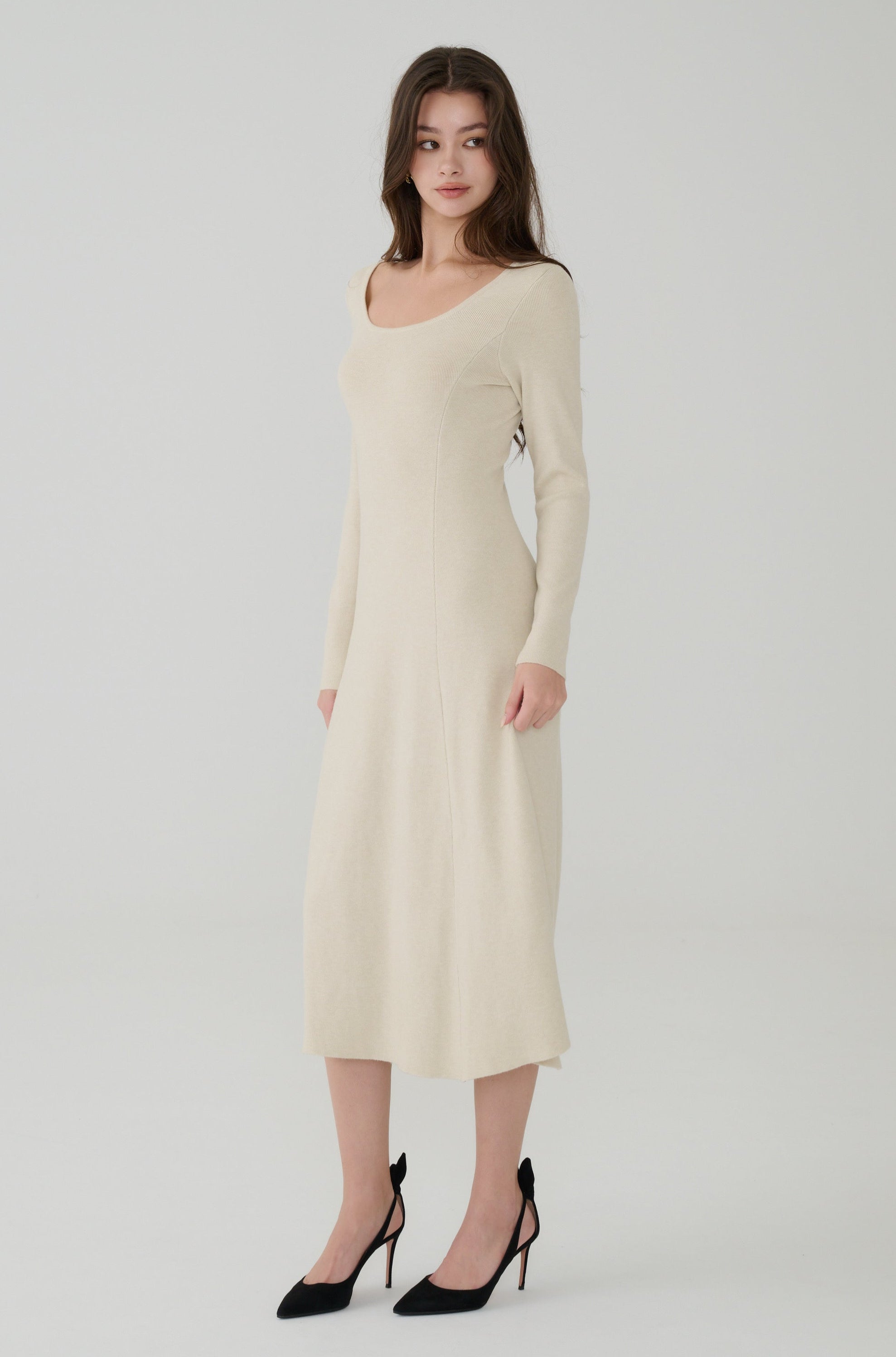 Queen vibe square neck knit dress in Beige – Bisou Bisou Store